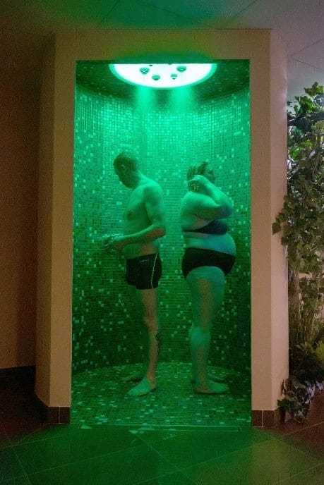 Douche sensorielle en Spa - Piscine Oasis Les Essarts, Vendée